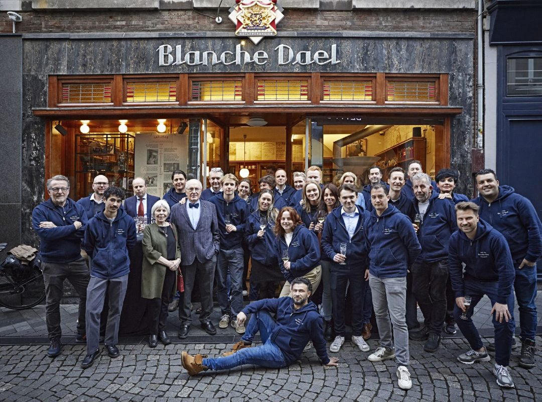 Contact | Blanche Dael